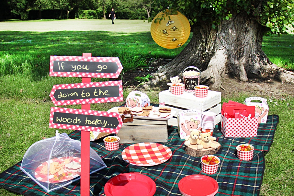 Christmas Picnic Party | Flower Patch - Online Flower Delivery Phillippines
