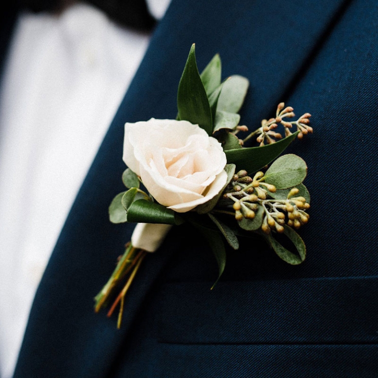 23 Flowers that Make the Best Wedding Boutonnieres | Blog | Flower ...
