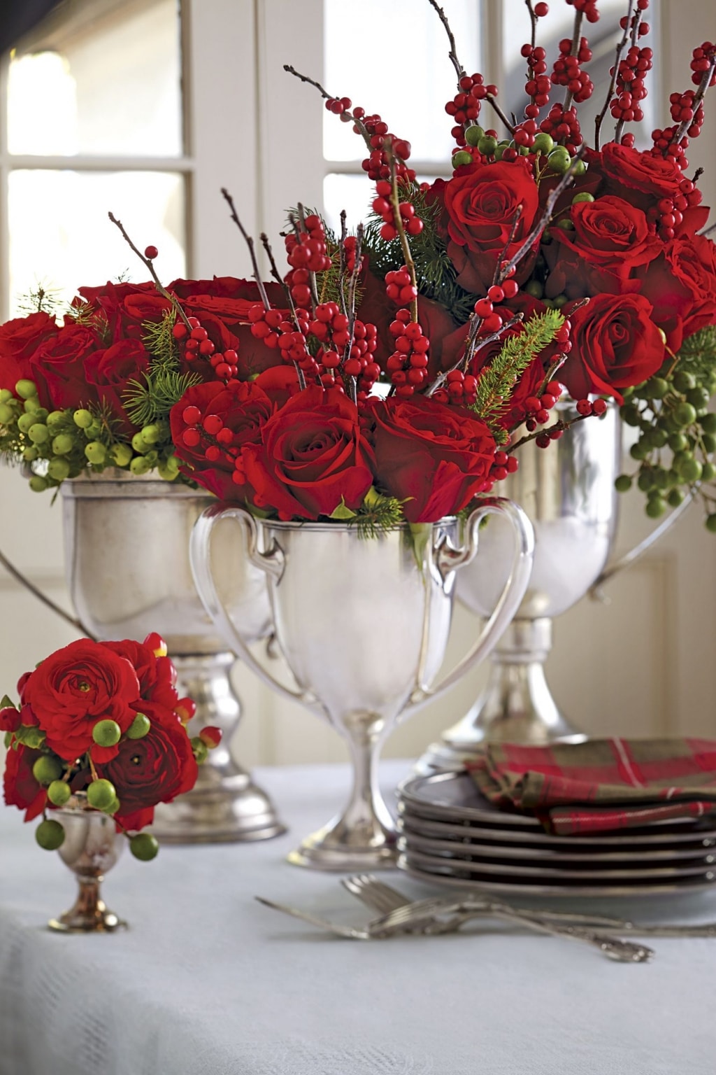 Red Flowers in Metallic Vases | Flower Patch - Online Flower Delivery ...